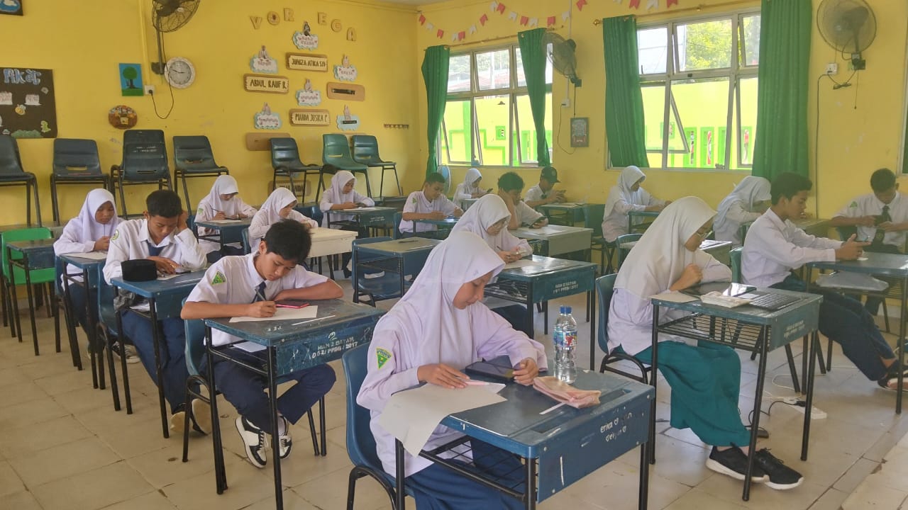 MAN 2 Batam Terapkan Ujian CBT Live Score Pada PPDB 2025 ...